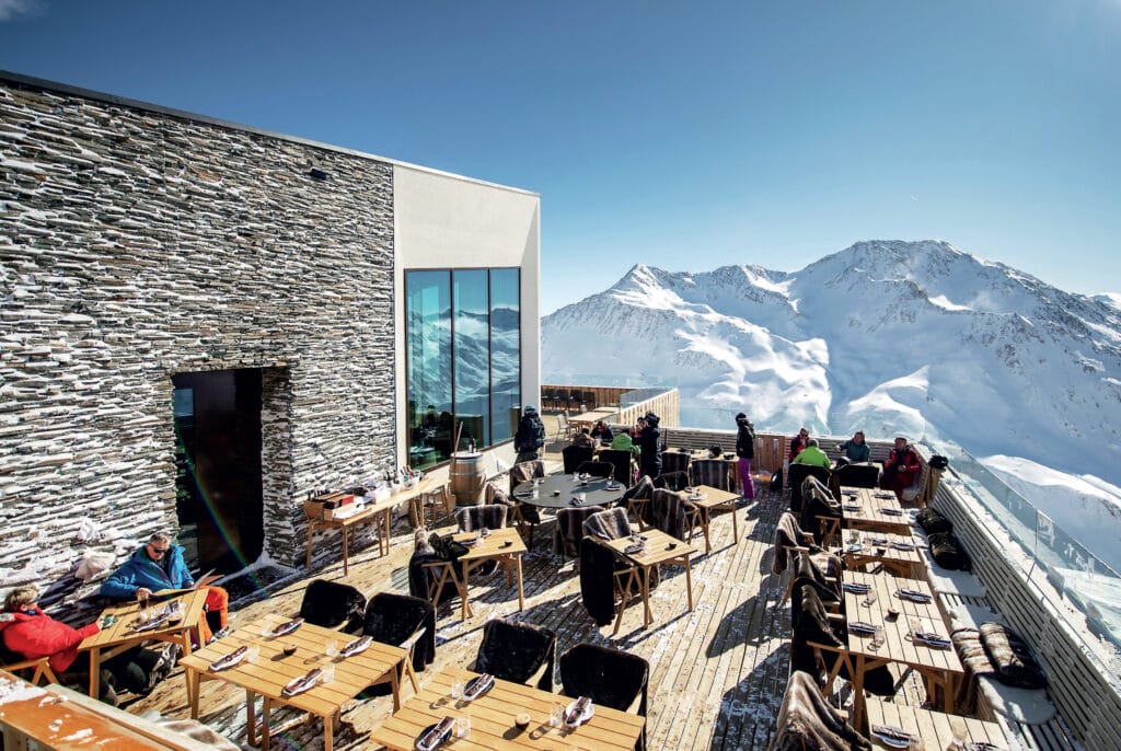 Kom hem till Andermatt | Robb Report Kom hem till Andermatt | Robb Report